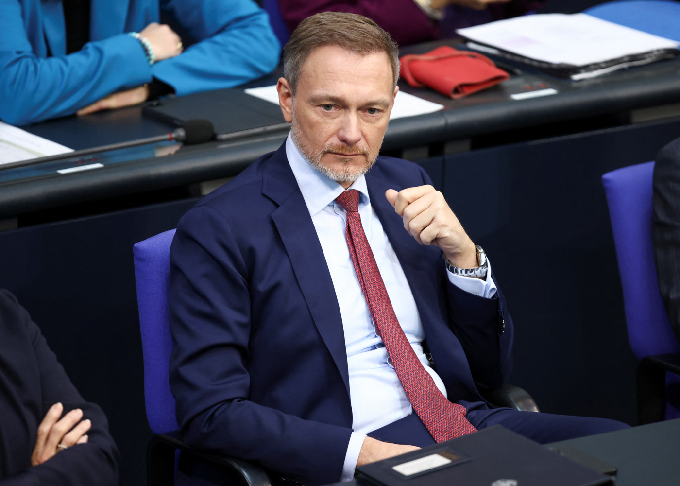 Nächster Umfrage-Schock für die Ampel: FDP rutscht bundesweit auf 3 ... Nächster Umfrage-Schock für die Ampel: FDP rutscht bundesweit auf 3 ...