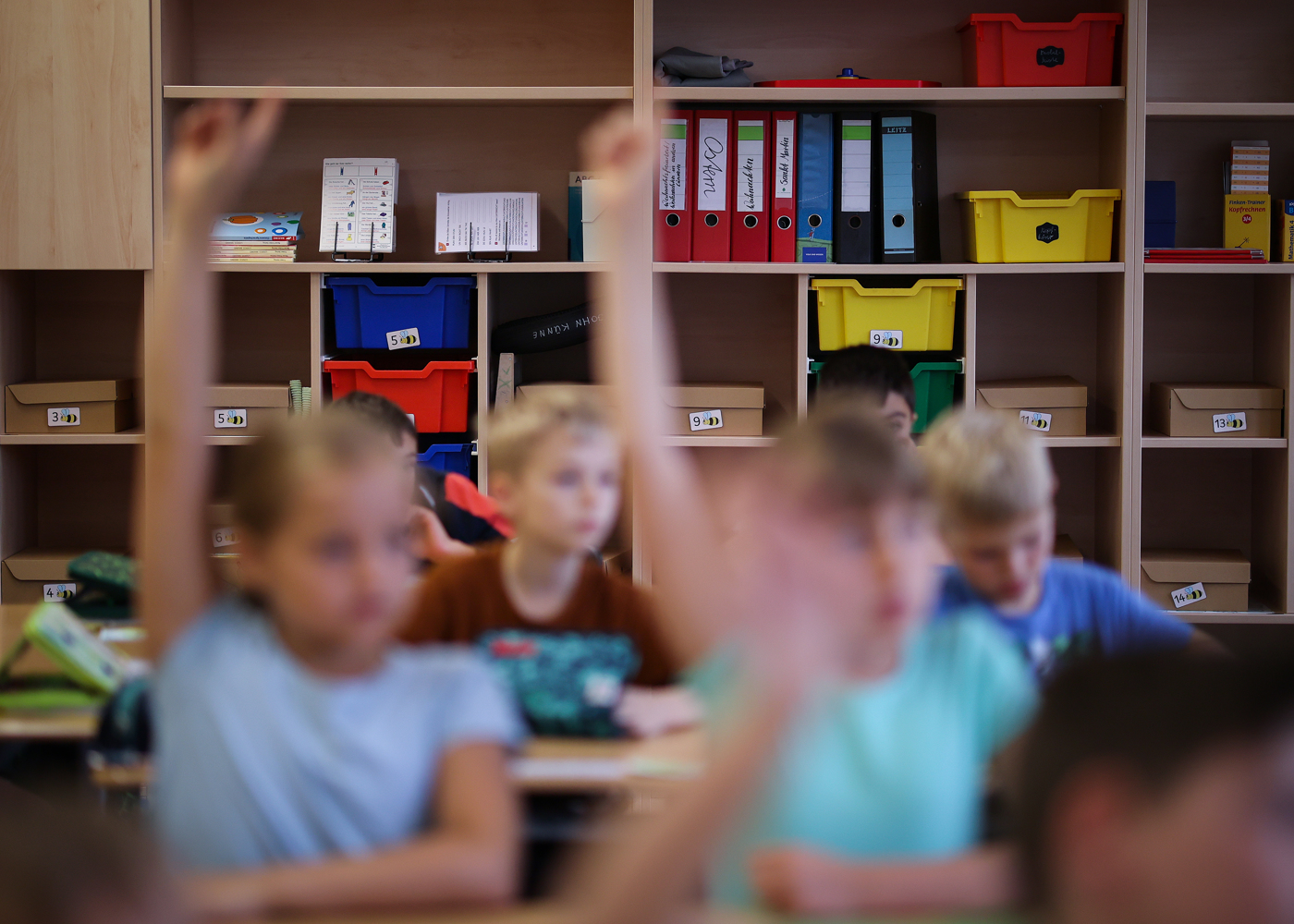 Schüler packen aus: Linke Beeinflussung durch Lehrer ist völlig normal ... Schüler packen aus: Linke Beeinflussung durch Lehrer ist völlig normal ...