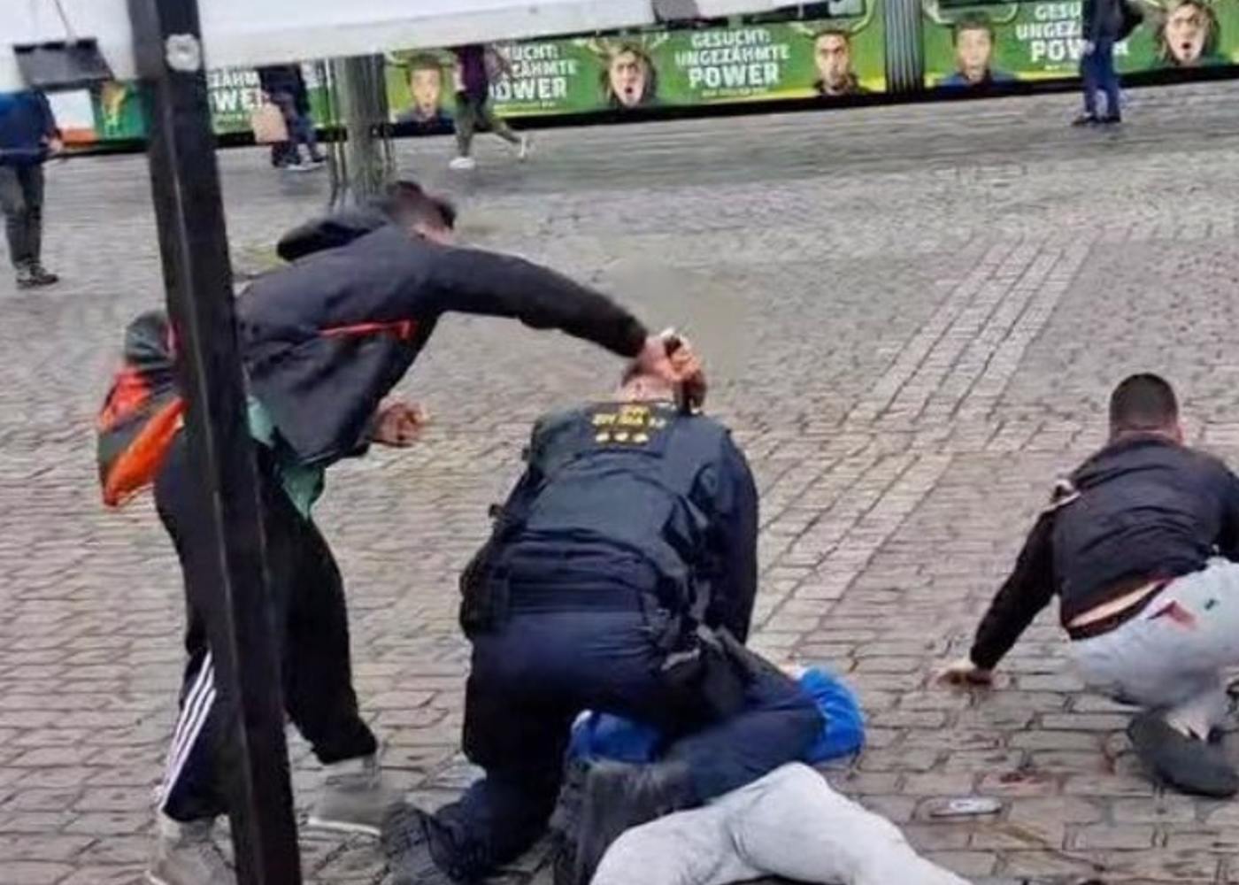Nach Messerattacke in Mannheim: Polizist ist tot! | NIUS.de Nach Messerattacke in Mannheim: Polizist ist tot! | NIUS.de